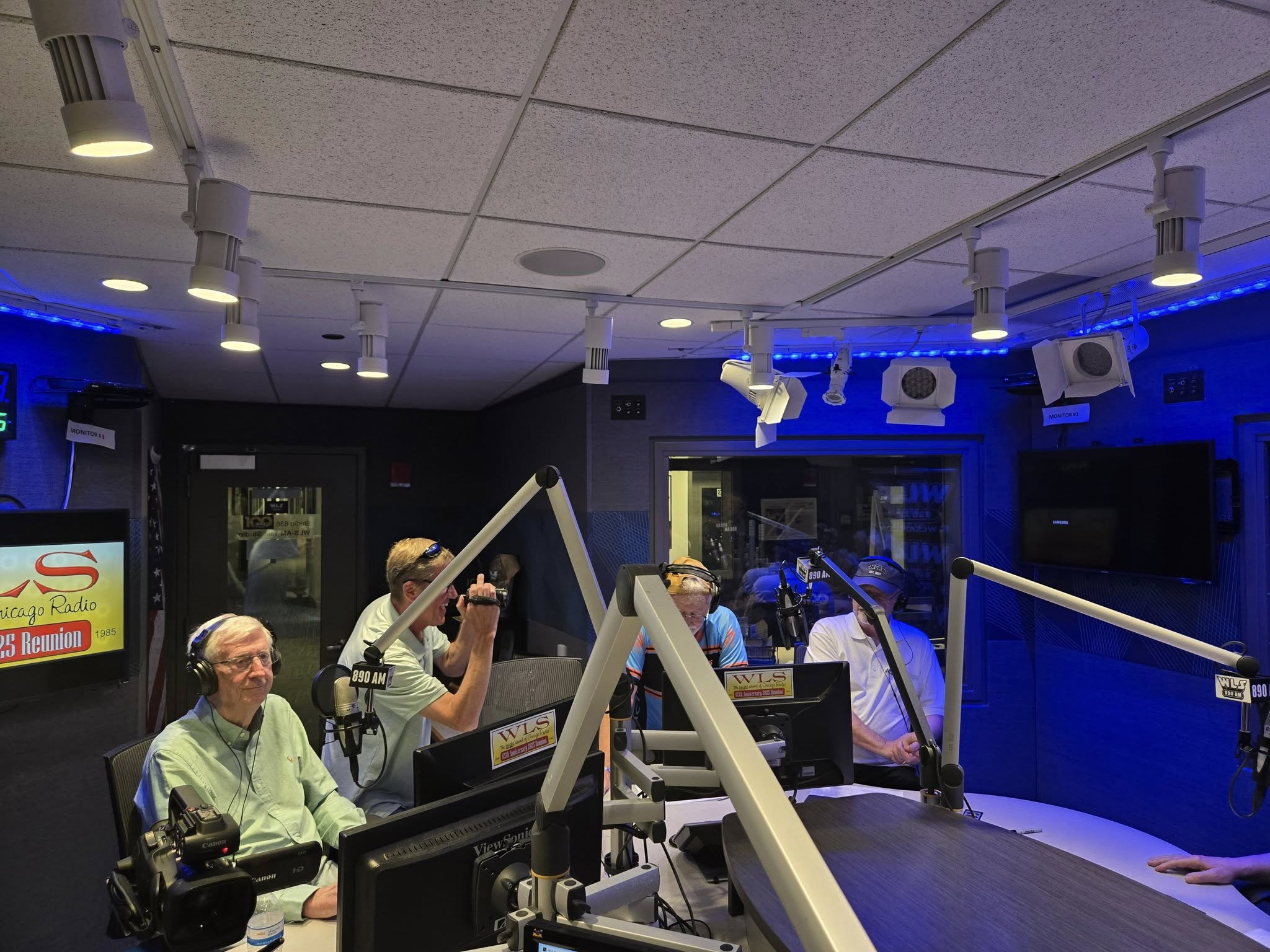WLS Unwound: Remembering the Music Radio Days – USA Radio Museum