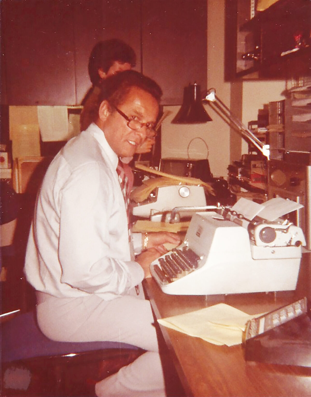 Bud Miller: The Newsman Who Gave WLS Its Credibility – USA Radio Museum